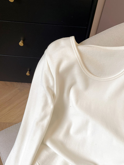 Small C home white round neck inner fur base shirt for women's spring ...