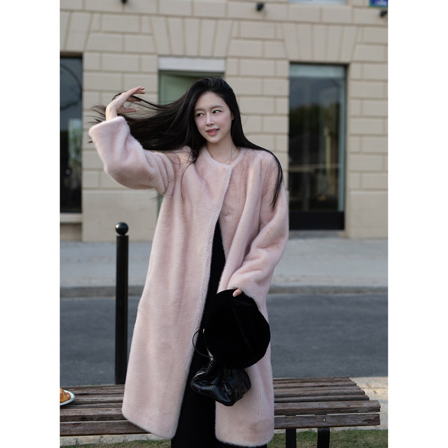 Floating imitation mink pink temperament, light luxury style, high ...