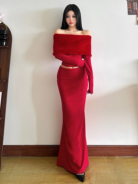 Weird girl Christmas outfit red high-end one-shoulder plush top ...