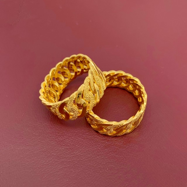 The same type of Vietnamese sand gold men's closed ring in the gold ...