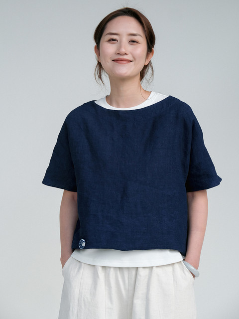 Yuanjia grass and trees dyed blue wax painting van tops, Guizhou ethnic ...