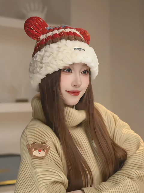 2025 autumn and winter new Christmas Mickey Bear knitted wool hat for women warm and versatile ...