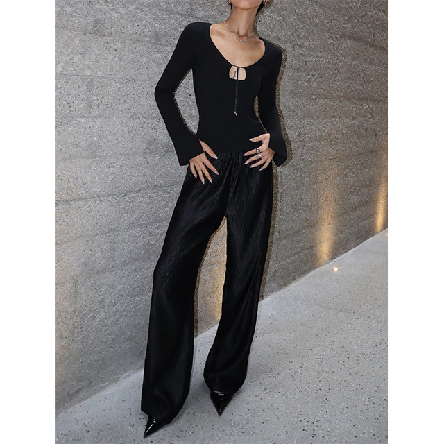 Autumn and winter hollow U-neck temperament black inner wear slimming ...