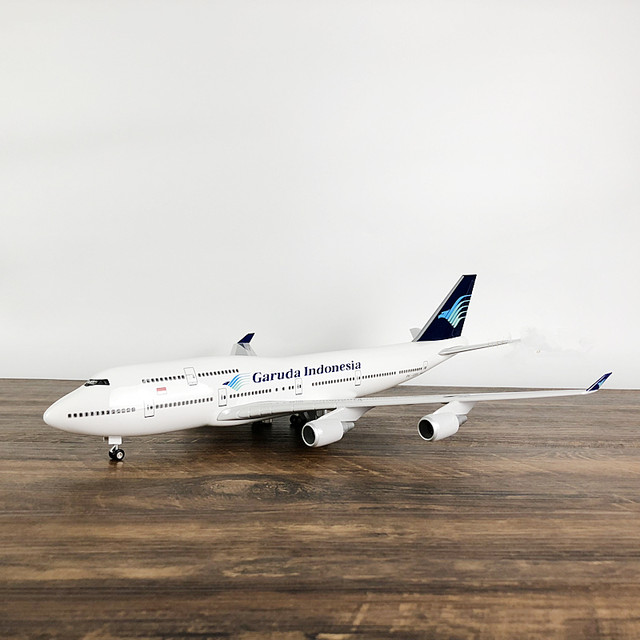 Boeing 747 aircraft model voice-activated lights with wheels China Air ...