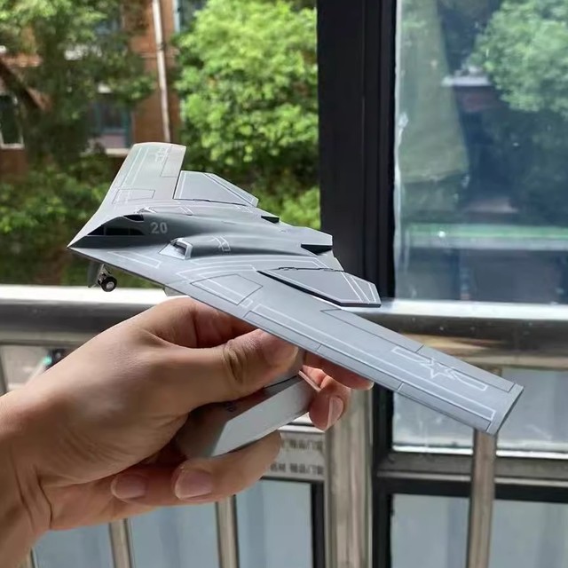 H-20 simulated aircraft model H20 long-range strategic stealth bomber ...