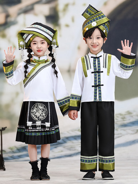 March 3 ethnic costume children's performance costumes Guangxi Zhuang Miao ethnic minority boys ...