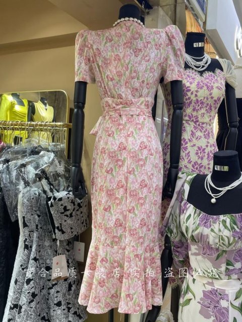 Luo Advanced Age, Age, Whitening Sexy V -neck Bubble Sleeve Sleeve Skin ...