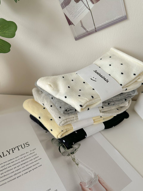 Nut Mommy Polka dot curly socks for women's middle tube socks spring ...