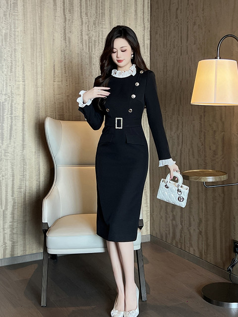 Fashionable slimming hip-hugging dress