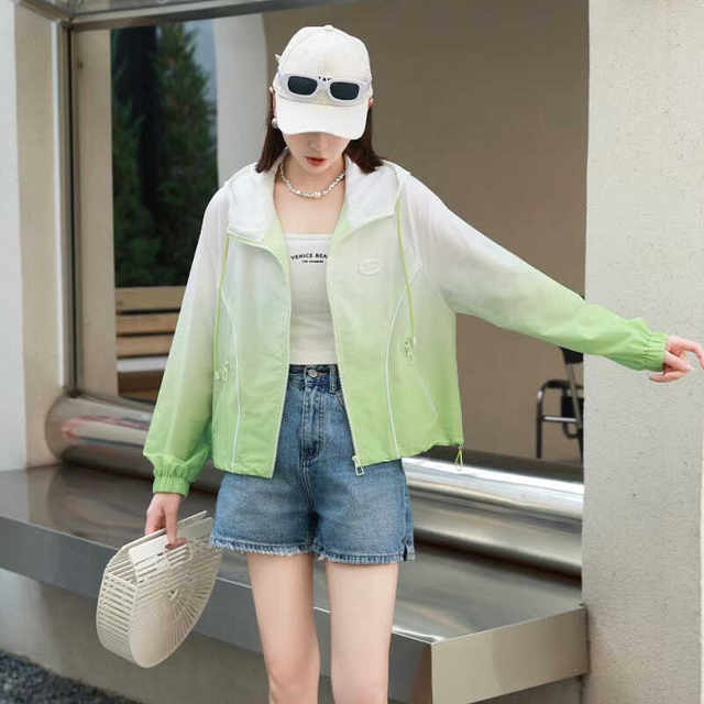 This year's popular gradient color hooded short coat women's anti-UV ...