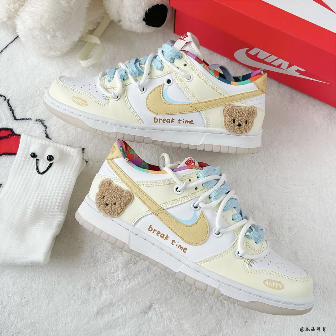 Sneakers custom Nike Dunk Low cake Kuman Bear Tongyun Puppet ...