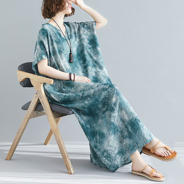 Real shot of retro feminine large robe, European and American style ...