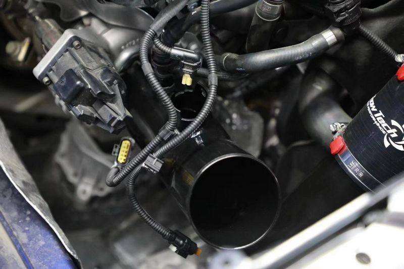 SNOWTECH modified to increase the intercooler water tank to adapt to ...