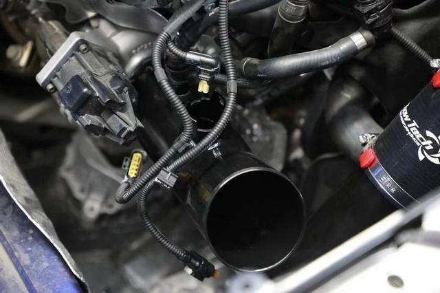 SNOWTECH modified to increase the intercooler water tank to adapt to ...