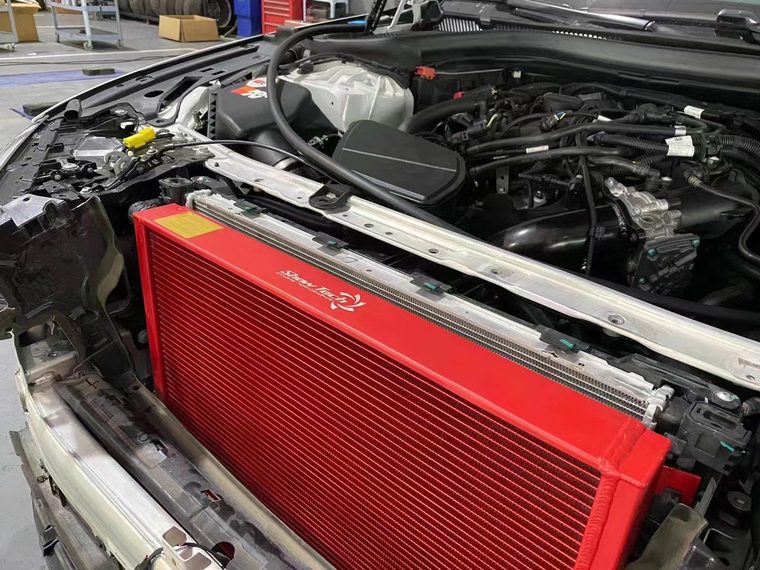 SNOWTECH modified to increase the intercooler water tank to adapt to ...