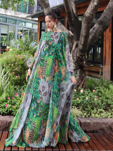 Jin Xiuer's original white and green peacock chiffon big water sleeve ...