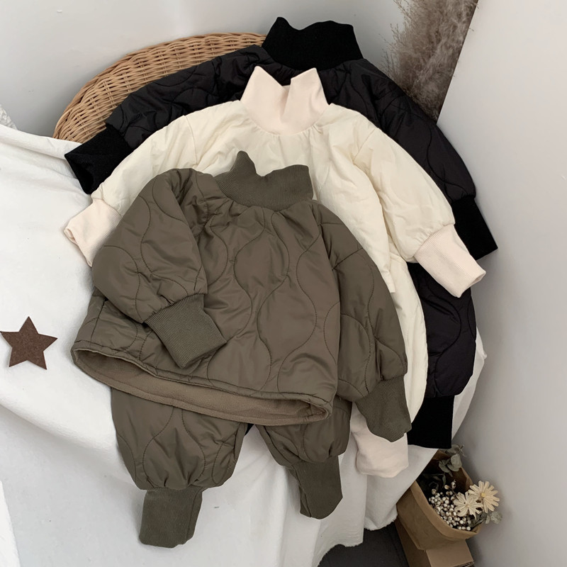 Simple sense of classic classic winter models, men and girls, stitches ...