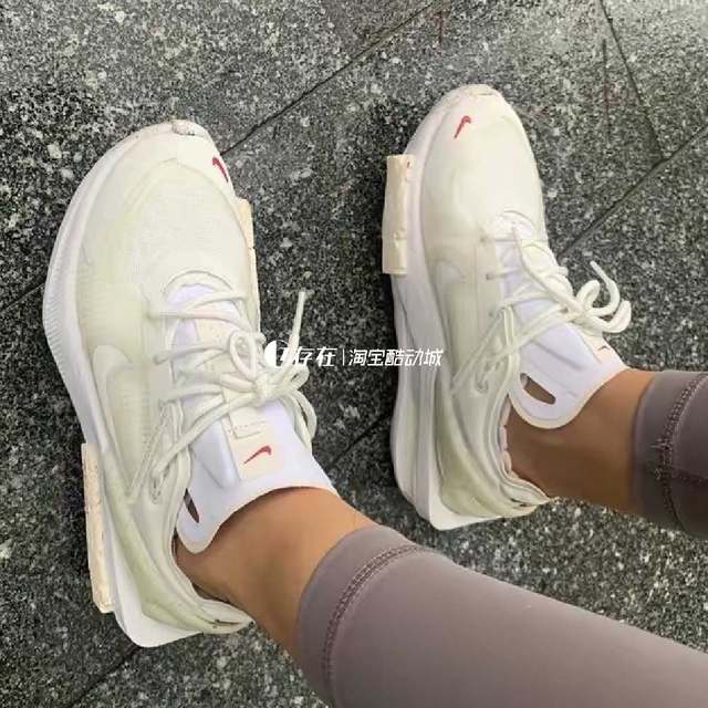 Nike/Nike Fontankaedge women's sports shock absorption and breathable ...