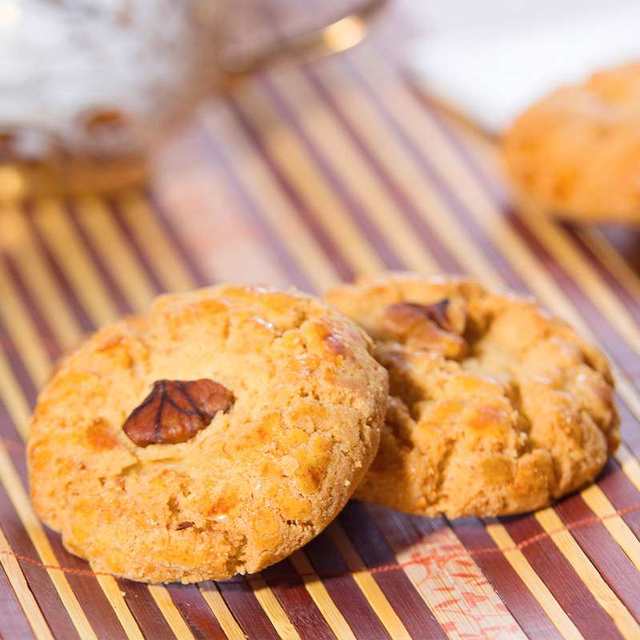 Guangzhou Restaurant Classic Walnut Crisp Liqueur Shortbread Pastry Baked Biscuits Guangdong ...