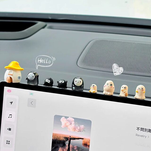 Little ghost car interior jewelry ornament cute cartoon car mid -car ...