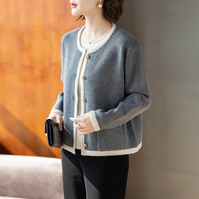 Mom autumn clothing outer outer outer temperament 2024 new model 50 ...