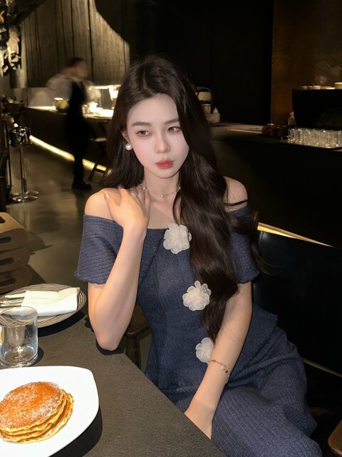 Muzi Li's Li 2025 summer knitted suit for women one-shoulder lapel top ...
