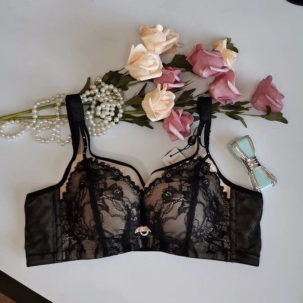 Xianyan's new underwear women's simple and sexy small breasts gathered ...