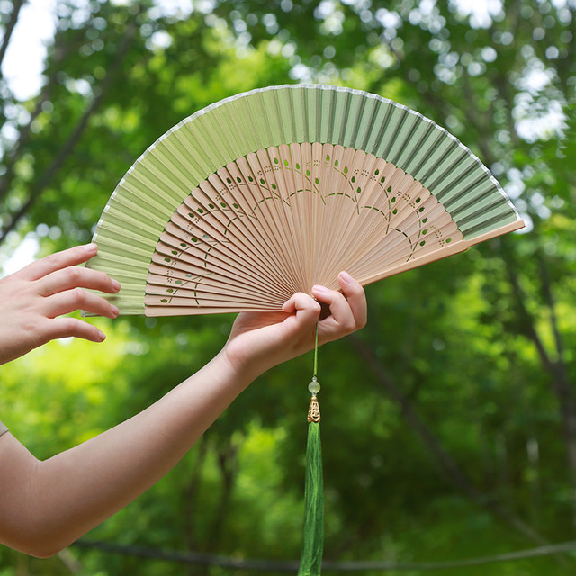 New Chinese style cheongsam folding fan Chinese style female fan ...