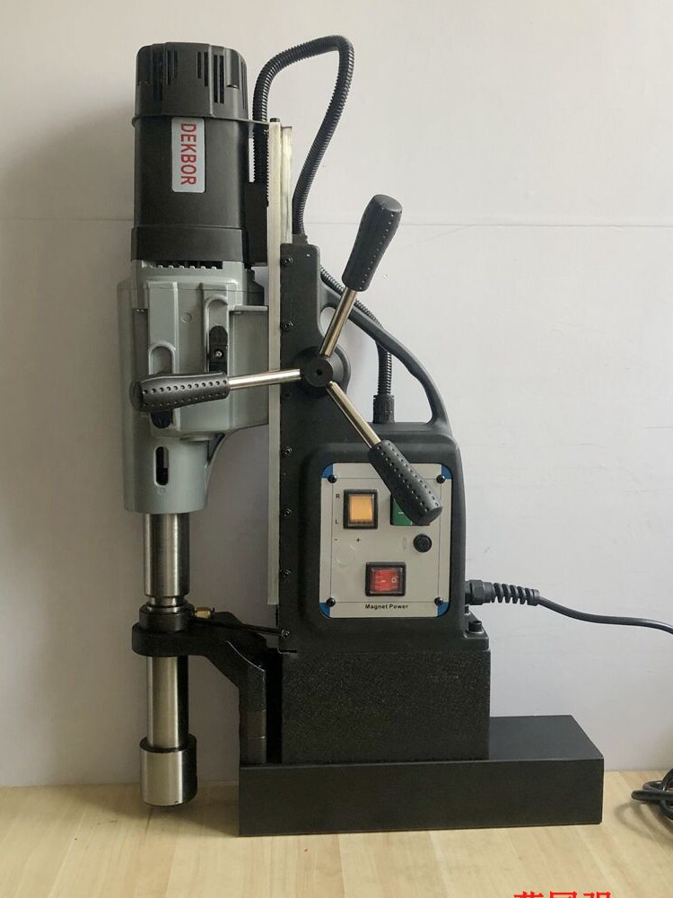 Perceuse magnétique Dekbor DK35 - Perceuse d'établi avec mandrin universel