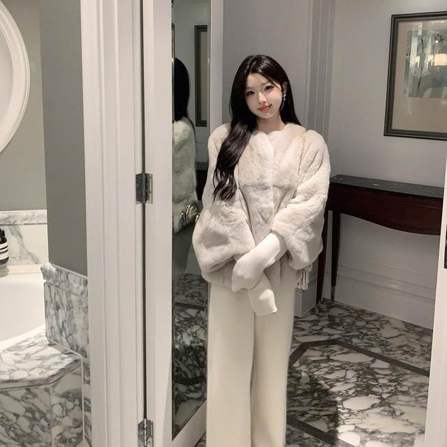 Zhao Baoni cape rabbits, fertilizer fertilizer rabbits small cloak, fur ...