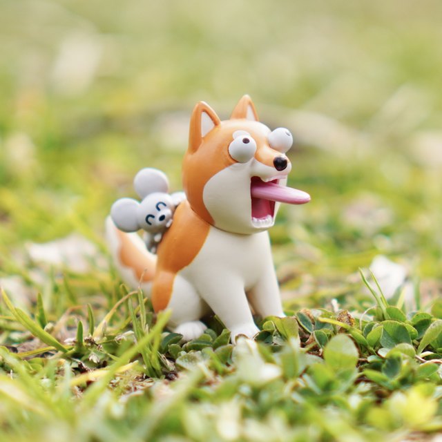 Japanese genuine QUALIA animal gashapon bitten by a mouse Shiba Inu ...