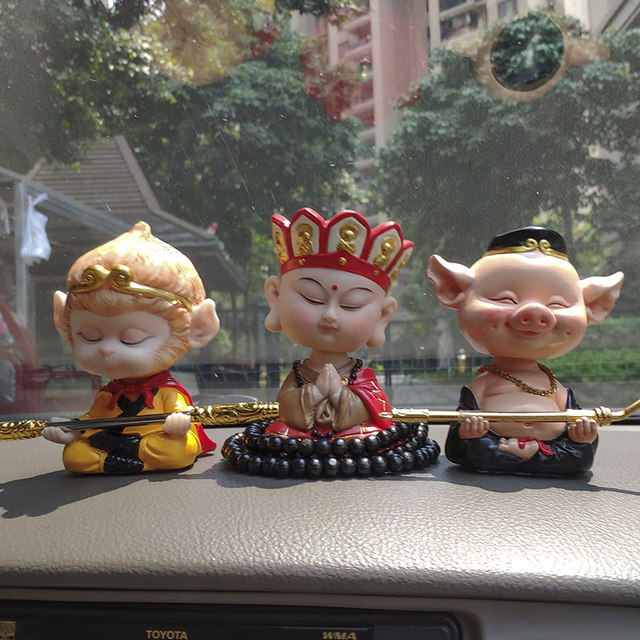 Creative car ornaments, car-mounted shaking head, cute Monkey King, Monkey King, Pig Bajie ...