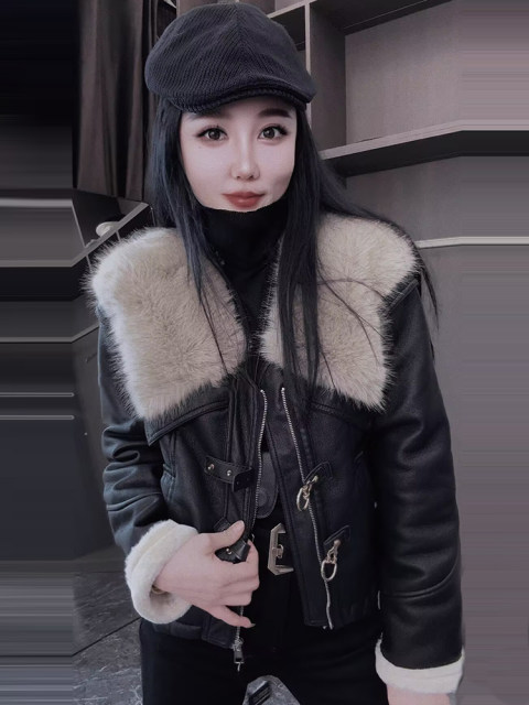 Winter new fur integrated short coat female European cargo retro big ...