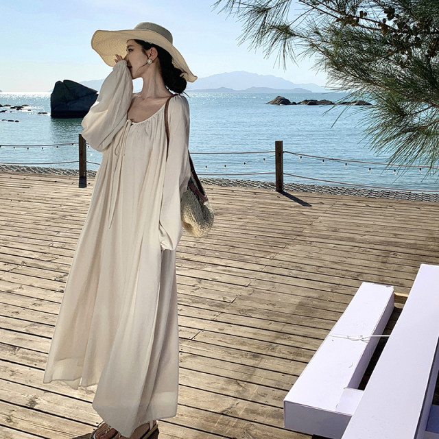 Seaside resort dress long-sleeved long skirt French resort style loose ...
