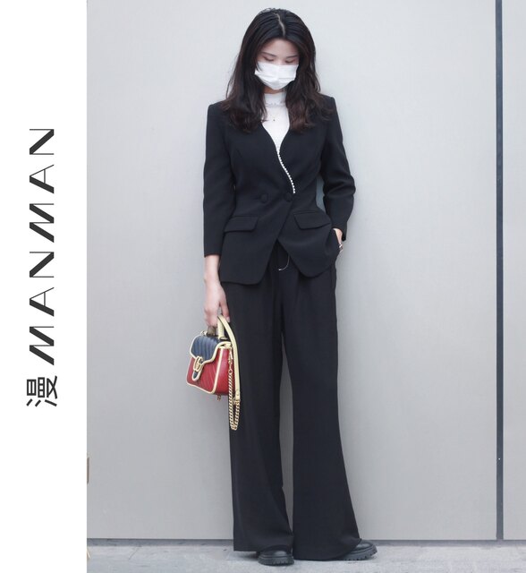Zhao Lusi and Xu Yanfeng commuter white-collar workers tailor-made ...