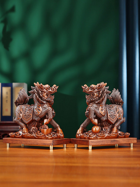 Copper A pair of decorative home decorations.