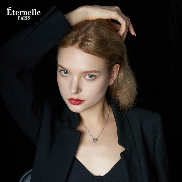 French Eternelle Original Design Love Necklace Light Luxury Senior Senior Sensing Clasia New ...