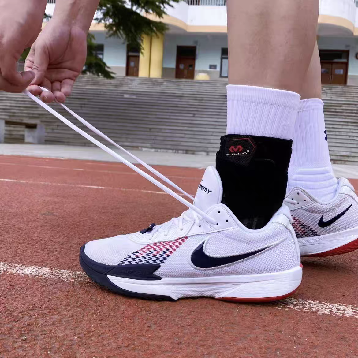 Nike Air Zoom G.T. Cut Academy Men's Low-Top Basketball Shoes FB2598-104