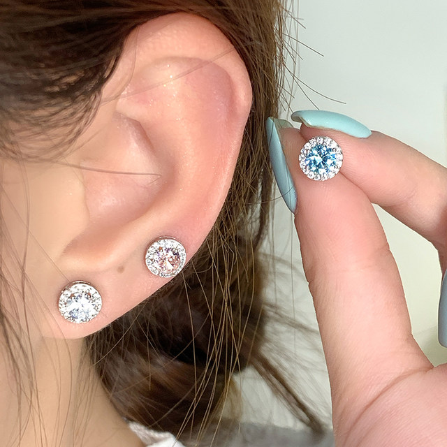 Dudu couple's explosive ear bone nails, medical titanium steel ear ...