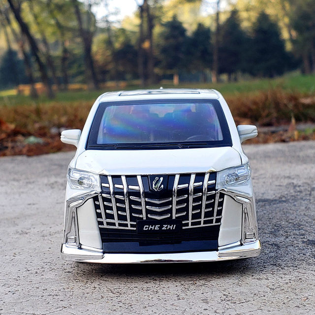 1:32 Toyota Elfa alloy MPV business car model Bread nanny car ...