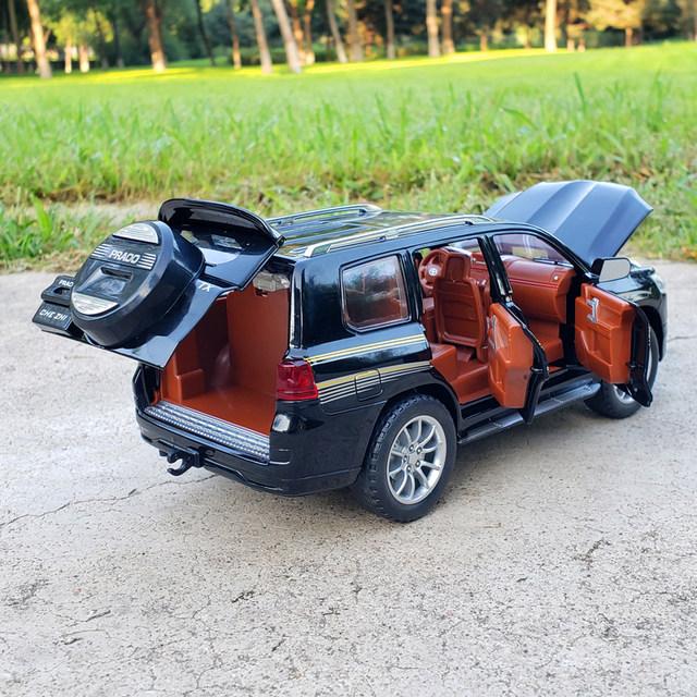 1:24 Toyota Prado domineering alloy car model simulation metal car ...