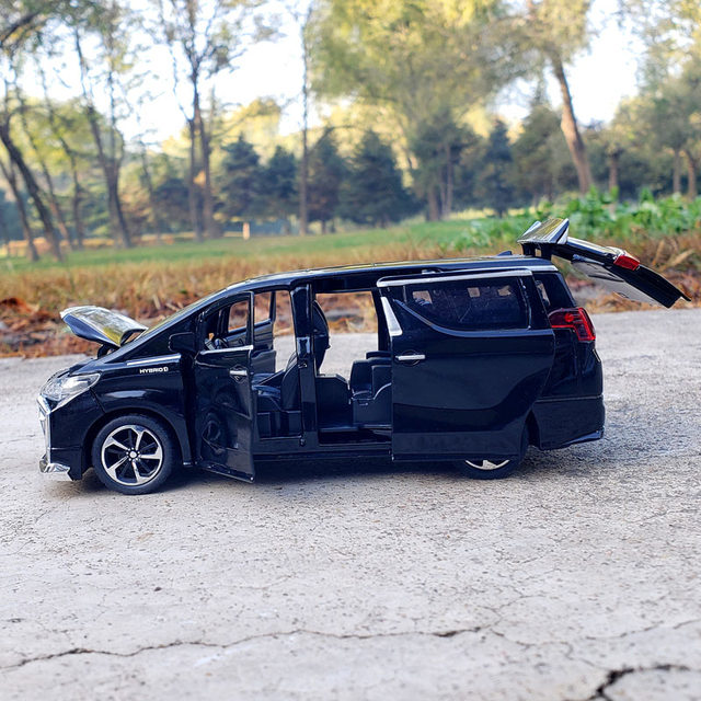 1:32 Toyota Elfa alloy MPV business car model Bread nanny car ...