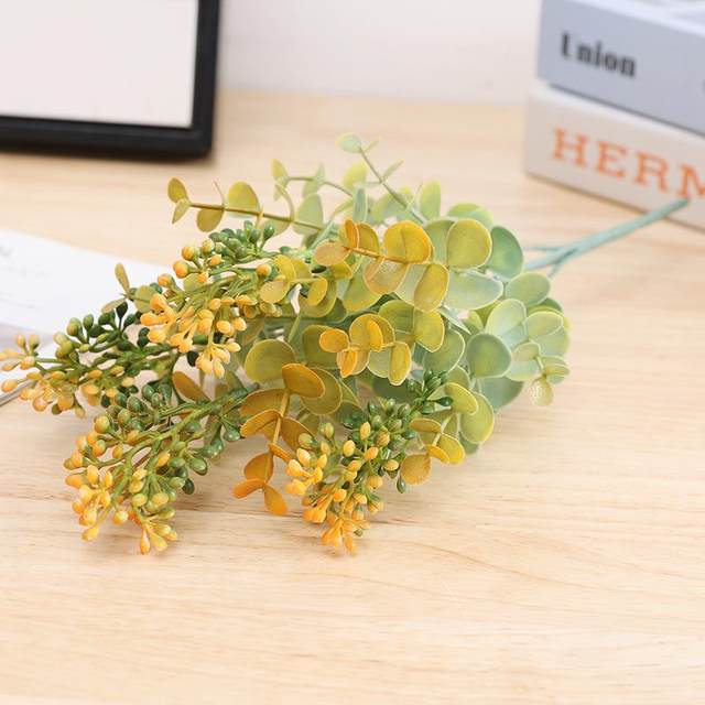 Cross-border small handful of flowers, home and garden decoration ...