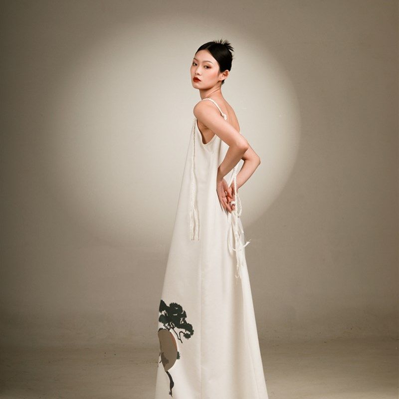 Original design of rabble clothes, hem, hollow suspender long skirt ...