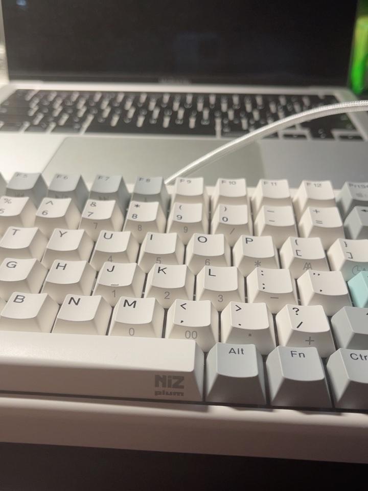 普拉姆 宁芝NIZ Mini84V6 X99GT 104电竞赛事级1ms响应静电容键盘-Taobao