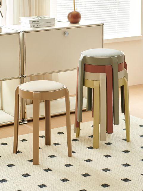 Adult plastic stools can be stacked for a long time, comfortable chair ...