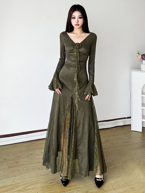 ROCKMORE three-dimensional rose V-neck streamer flared long sleeve lace ...