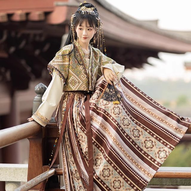 Rental lease leased borrowing Hanfu Dunhuang exotic Tang dumplings ...