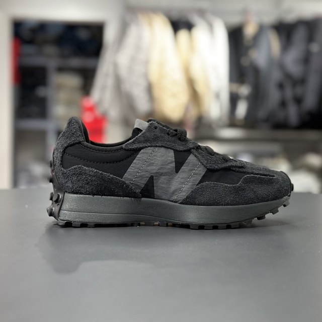 New Balance NB Black Warrior Men and Women Small Waist 327 Series Retro ...
