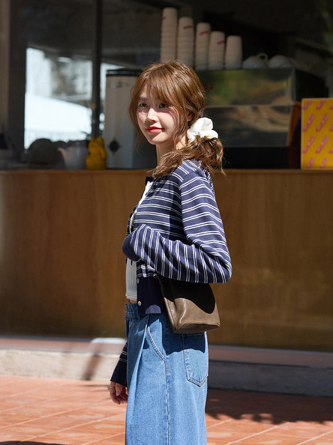 MISAZ waistline lift! Retro blue and white striped knitted cardigan ...